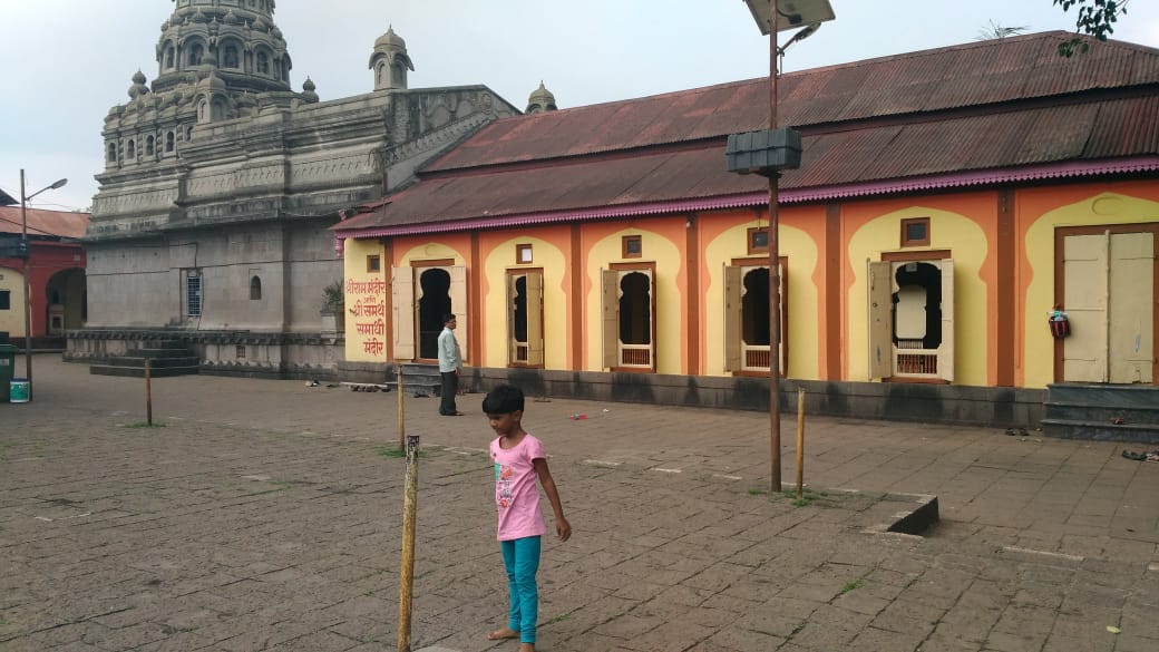 Kas Pathar One Day Trip From Pune By Private Cab.